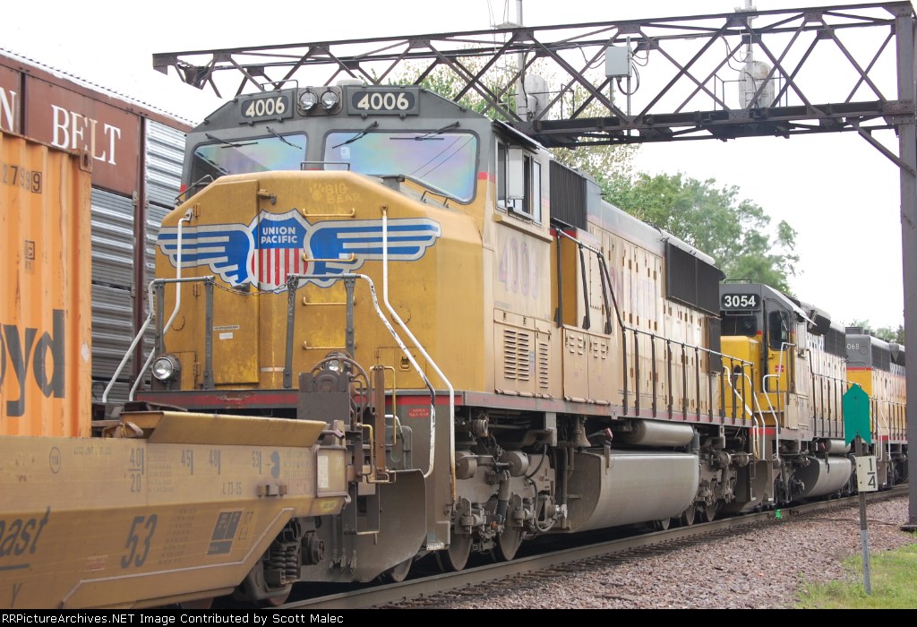 UP 3068, 3054 & 4006